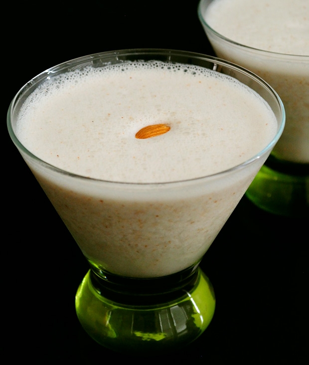 Healthy Smoothies- Asian Pear & Almond Milkshake